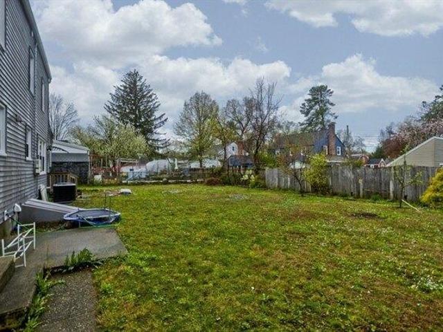 house with 3 bedroom, Springfield MA ES102961568
