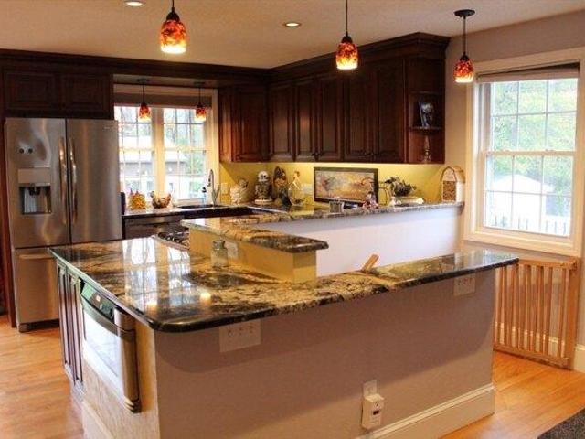 house with 3 bedroom, Springfield MA ES102962487