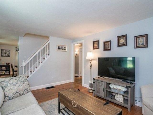 house with 3 bedroom, Springfield MA ES102923073