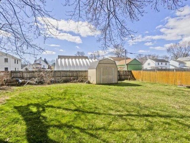 house with 3 bedroom, Springfield MA ES103037297