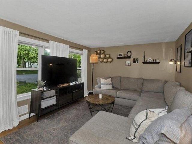 house with 3 bedroom, Springfield MA ES103162489