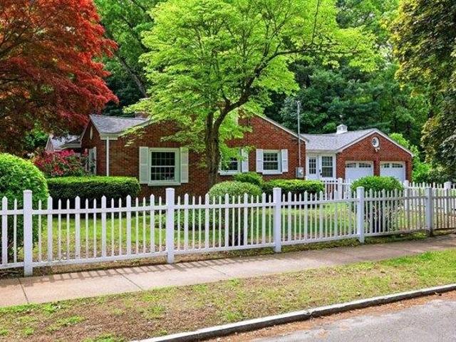 house with 3 bedroom, Springfield MA ES103100572