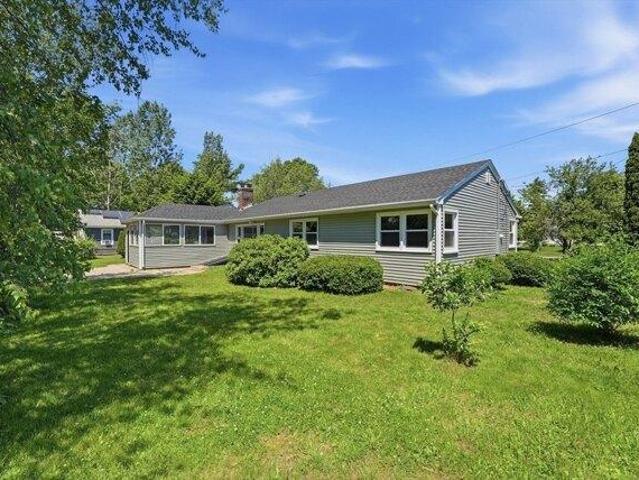 house with 3 bedroom, Springfield MA ES103251009