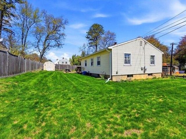 house with 3 bedroom, Springfield MA ES103443594