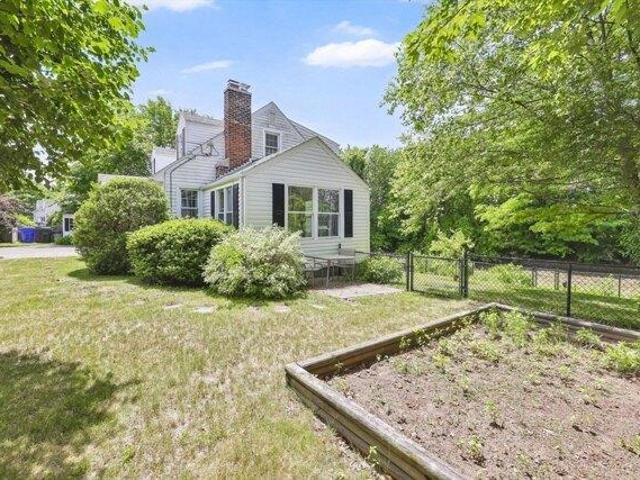 house with 3 bedroom, Springfield MA ES103494899