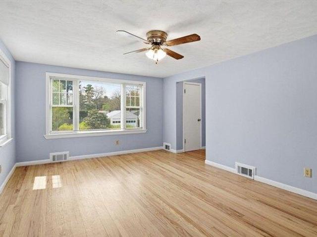 house with 3 bedroom, Springfield MA ES103500411