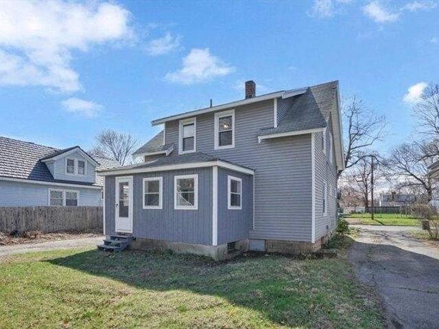 house with 3 bedroom, Springfield MA ES103774499