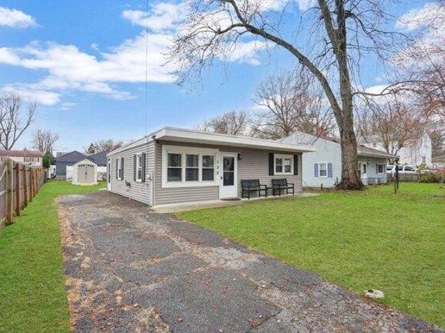 house with 3 bedroom, Springfield MA ES103852932