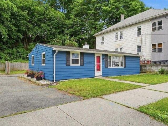 house with 3 bedroom, Springfield MA ES103885803