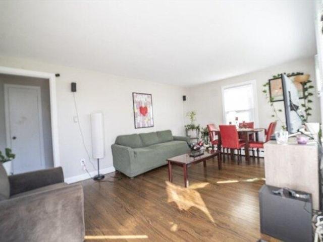house with 3 bedroom, Springfield MA ES103886850