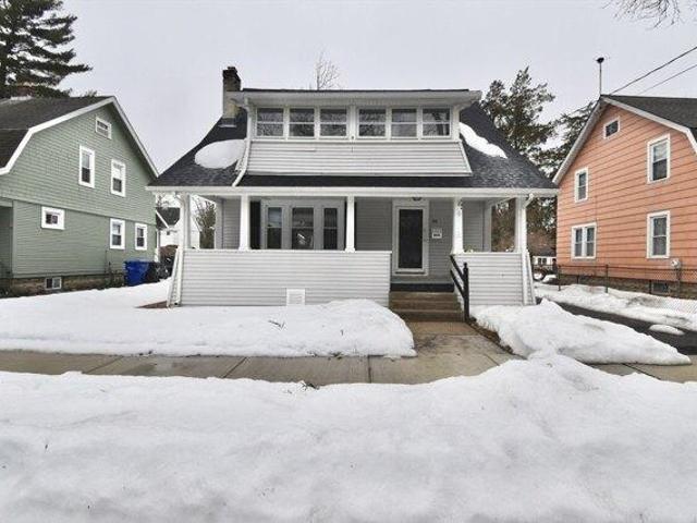house with 3 bedroom, Springfield MA ES103888532