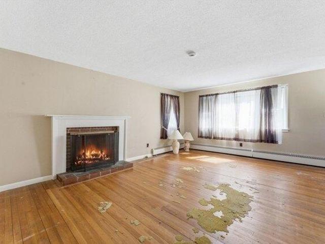 house with 3 bedroom, Springfield MA ES103888732