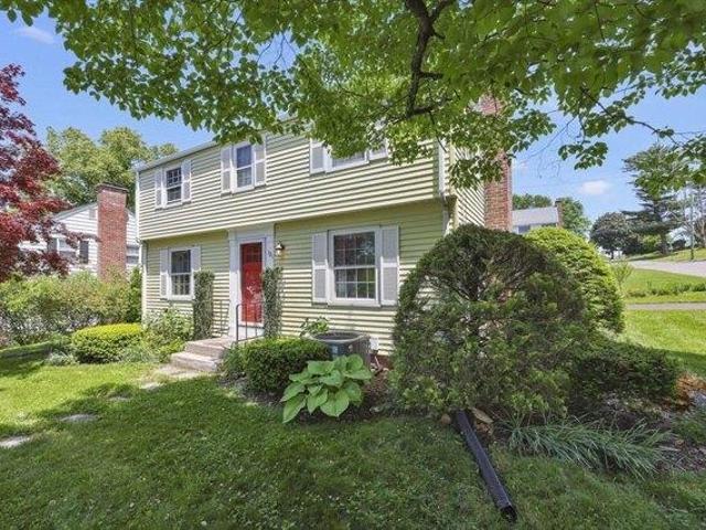 house with 3 bedroom, Springfield MA ES103930825