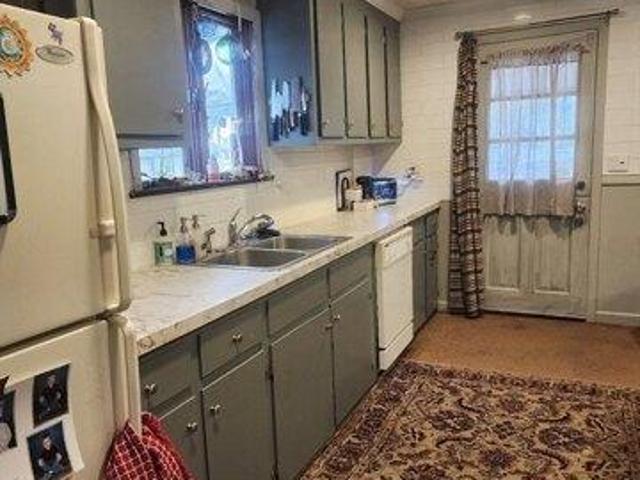 house with 3 bedroom, Springfield MA ES104077446