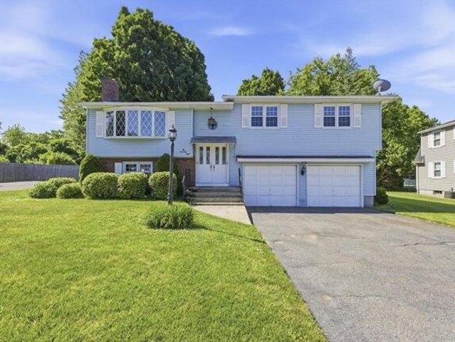 house with 3 bedroom, Springfield MA ES104078450