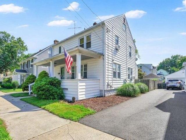 house with 3 bedroom, Springfield MA ES104149211