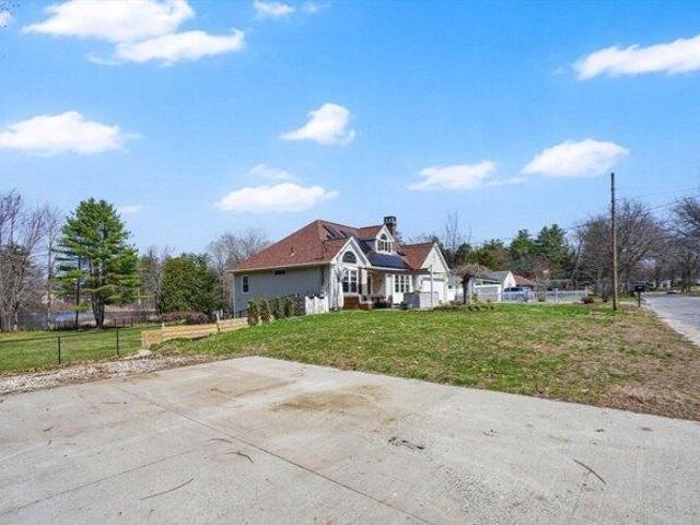 house with 3 bedroom, Springfield MA ES104150089