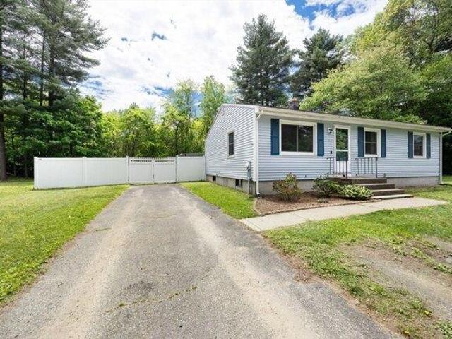 house with 3 bedroom, Springfield MA ES104187895