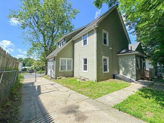 house with 3 bedroom, Springfield MA ES104441070