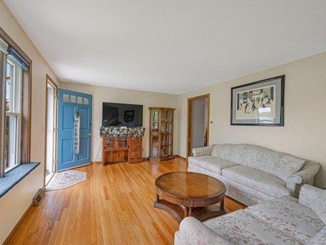 house with 3 bedroom, Springfield MA ES104442246
