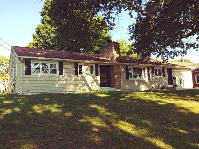 house with 3 bedroom, Springfield MA ES104408449