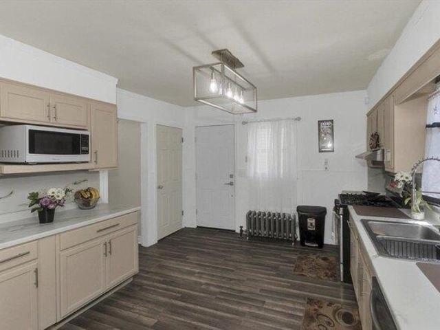 house with 3 bedroom, Springfield MA ES104542974