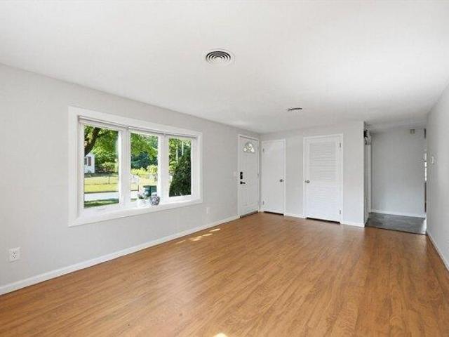 house with 3 bedroom, Springfield MA ES104759361