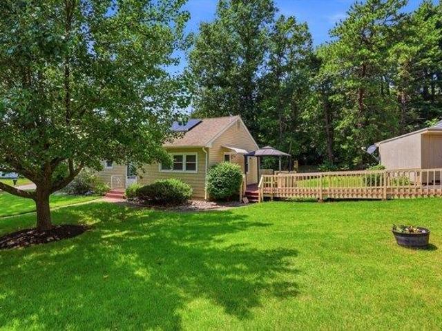 house with 3 bedroom, Springfield MA ES104789780