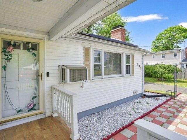 house with 3 bedroom, Springfield MA ES104851451