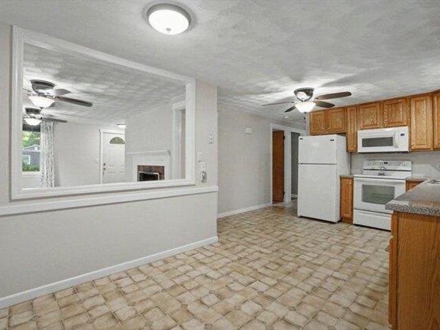 house with 3 bedroom, Springfield MA ES104852626