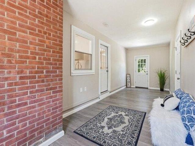 house with 3 bedroom, Springfield MA ES104852877