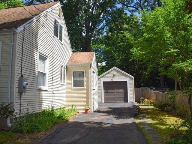 house with 3 bedroom, Springfield MA ES104808576
