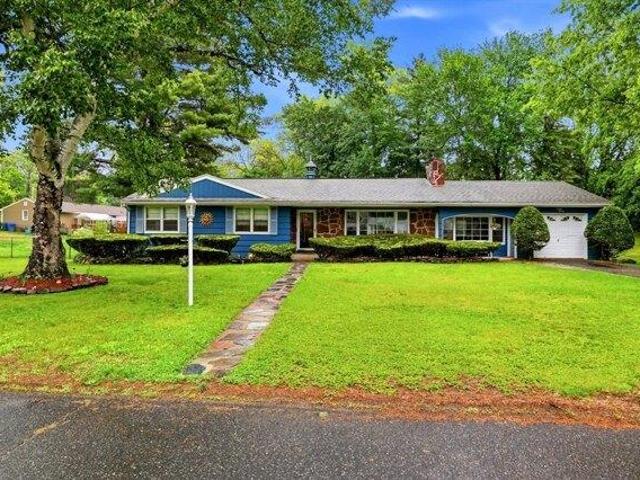 house with 3 bedroom, Springfield MA ES104811532