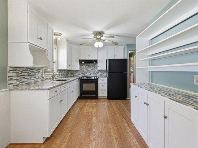 house with 3 bedroom, Springfield MA ES104836031