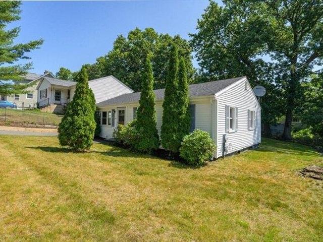 house with 3 bedroom, Springfield MA ES104946932