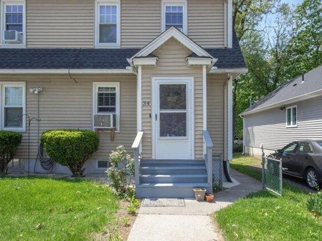 house with 3 bedroom, Springfield MA ES104947251