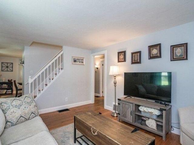house with 3 bedroom, Springfield MA ES105041780