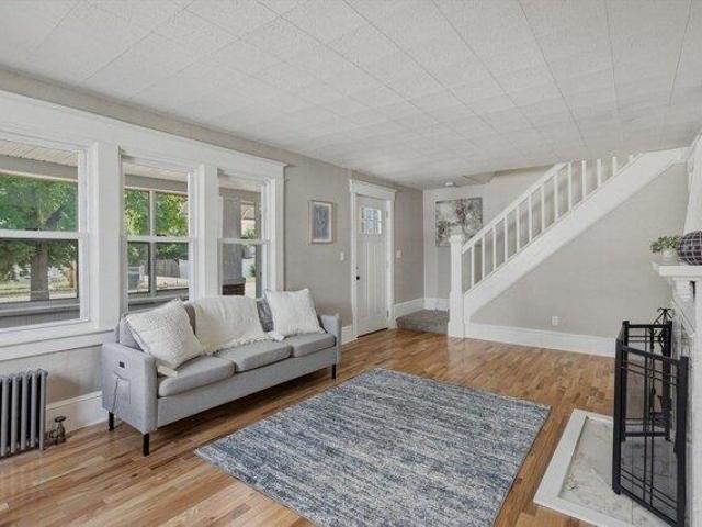 house with 3 bedroom, Springfield MA ES105041715