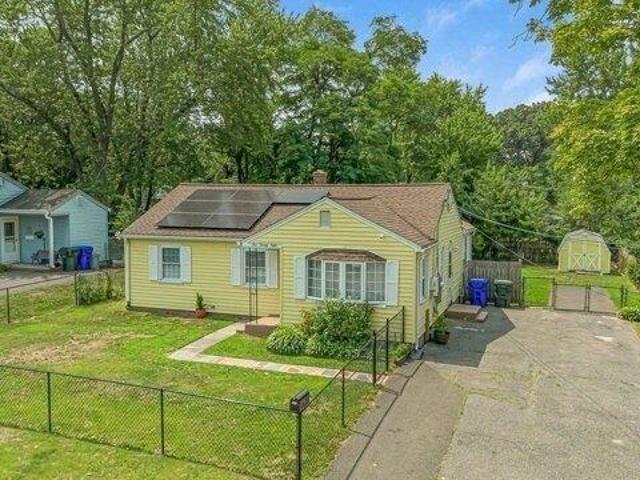 house with 3 bedroom, Springfield MA ES105061024