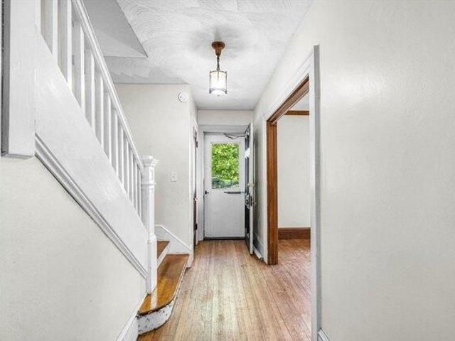 house with 3 bedroom, Springfield MA ES105061613