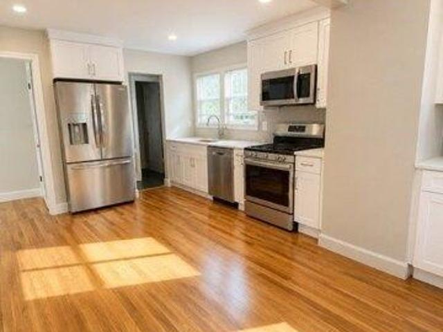 house with 3 bedroom, Springfield MA ES105061730