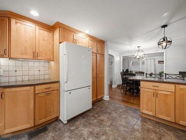 house with 3 bedroom, Springfield MA ES105081975