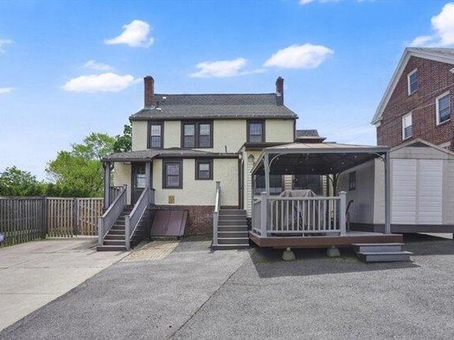 house with 3 bedroom, Springfield MA ES105112846