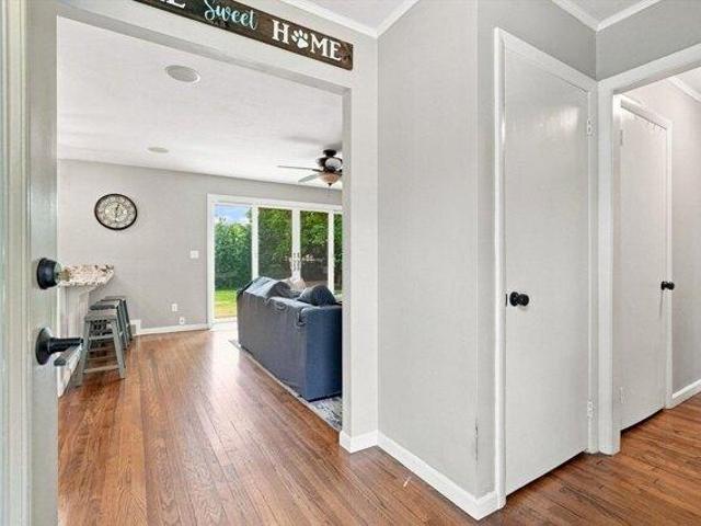 house with 3 bedroom, Springfield MA ES105115001