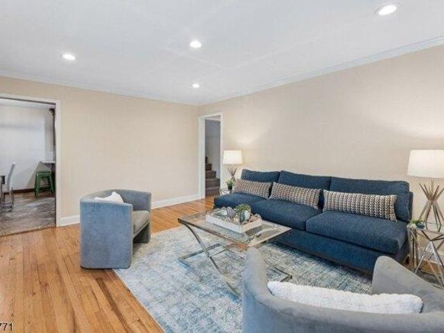 house with 3 bedroom, Springfield NJ ES104655224