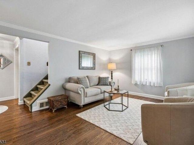 house with 3 bedroom, Springfield NJ ES105125568