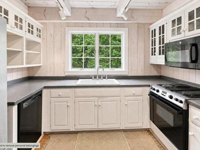 house with 3 bedroom, Swans Island ME ES105175981