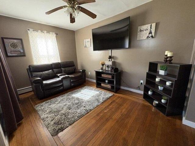 house with 3 bedroom, Swansea MA DLS101633679