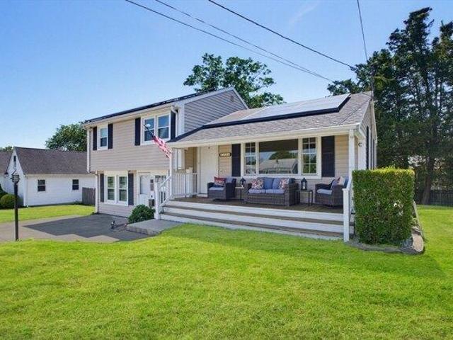 house with 3 bedroom, Swansea MA DS104263960