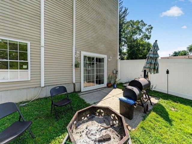 house with 3 bedroom, Swansea MA DS104410797